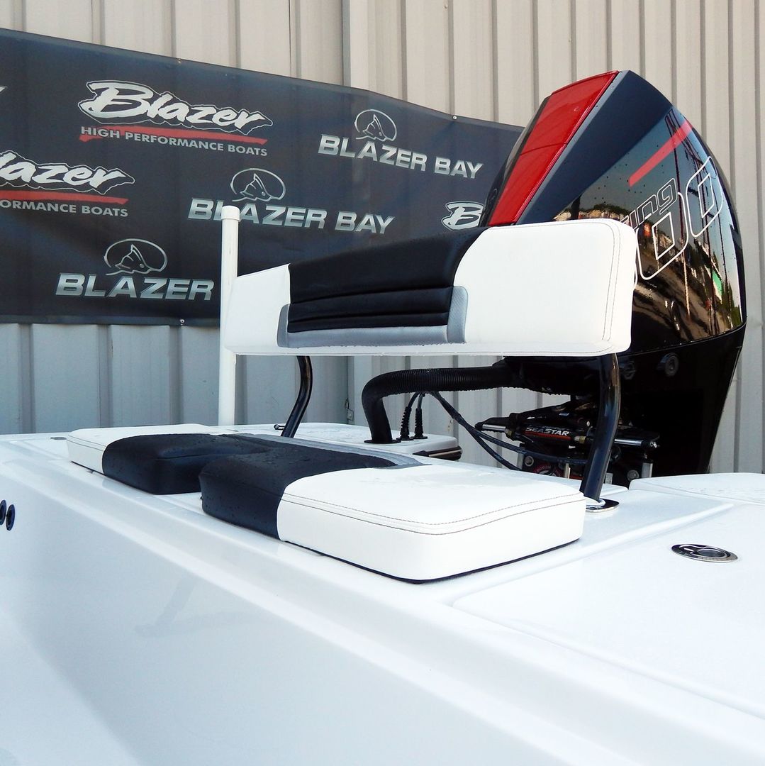 675 Ultimate Bay - Blazer Boats