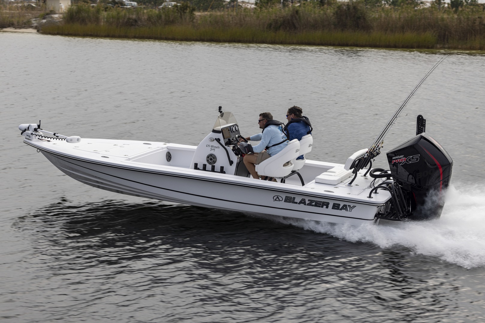 675 Ultimate Bay - Blazer Boats